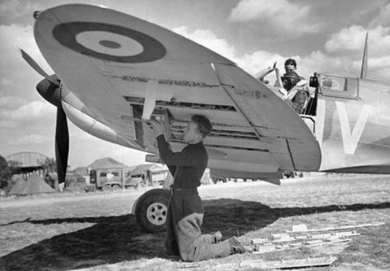 BoB Spitfire underwing roundel - Aircraft WWII - Britmodeller.com