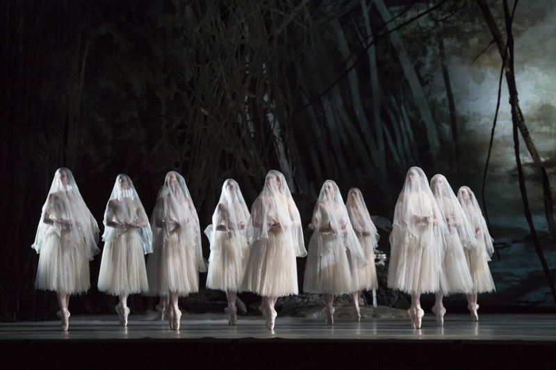Giselle, Royal Ballet review - beautiful dancing in a production of ...