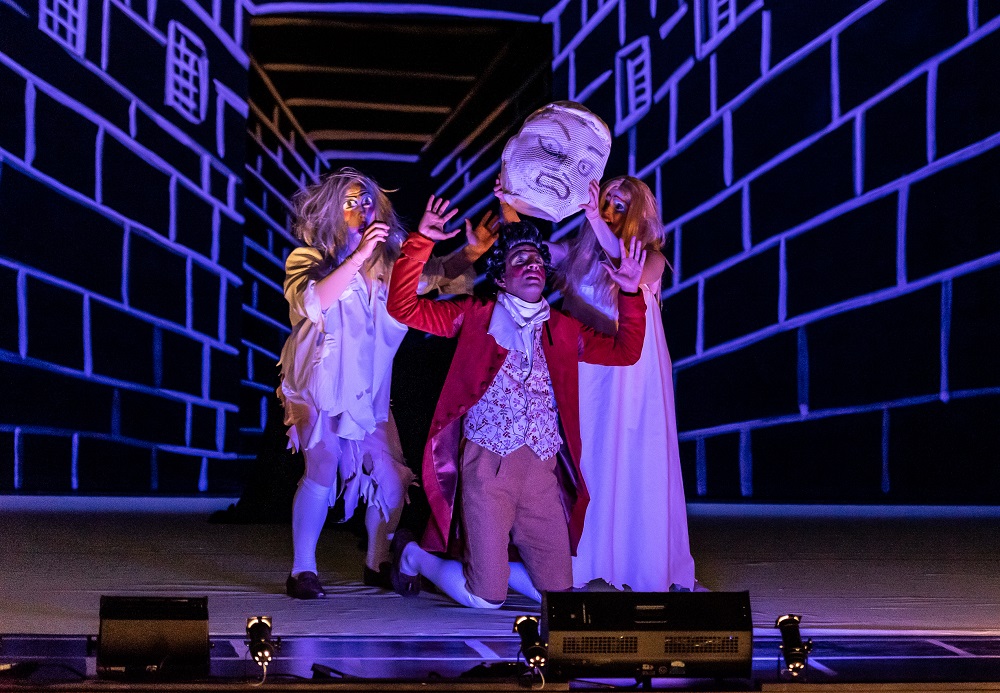 The Intelligence Park, Linbury Theatre review - baroque to the point of ...