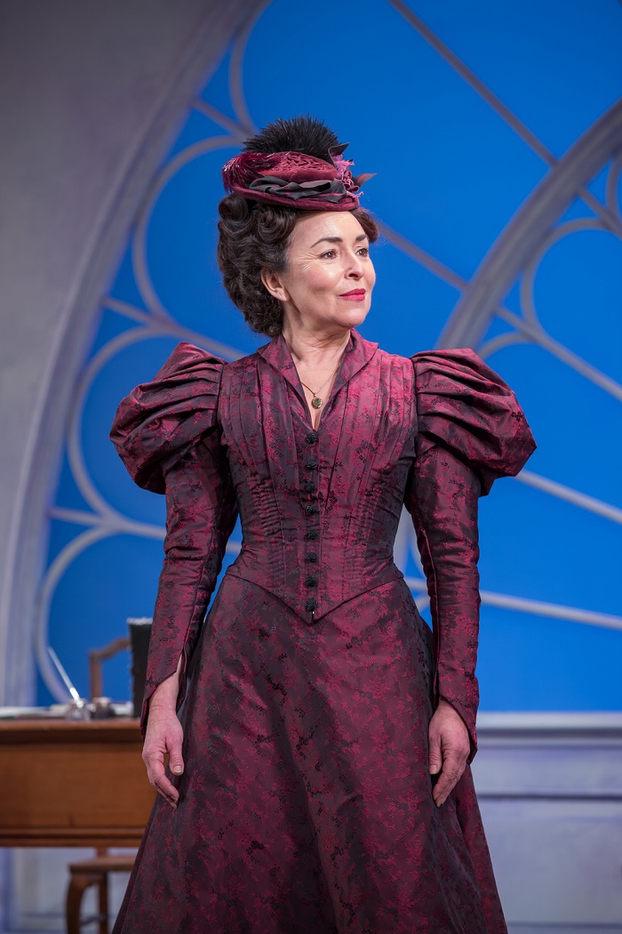 Lady Windermere's Fan, Vaudeville Theatre review - Wilde abandoned ...